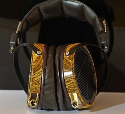 6moons audio reviews: Audeze LCD3